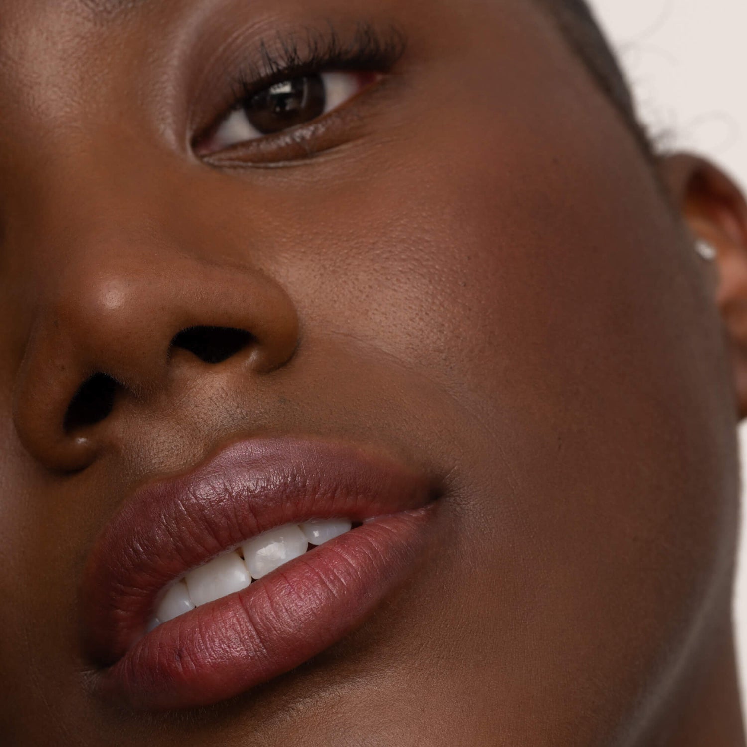 Shop Lip Tint Lola – Fresh Wine Lip Tint – Poppy & Pout